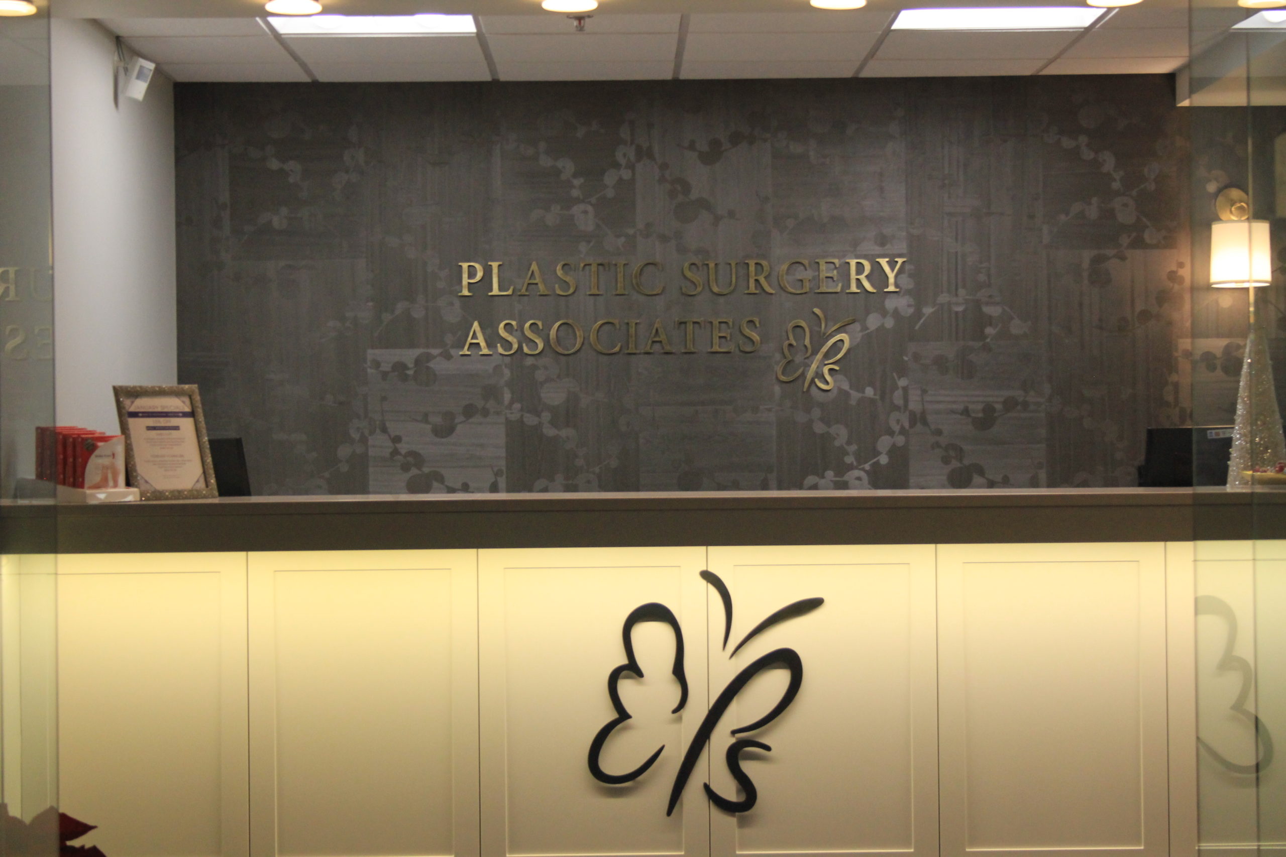 GO CONFIDENTLY™ - Plastic Surgery Associates